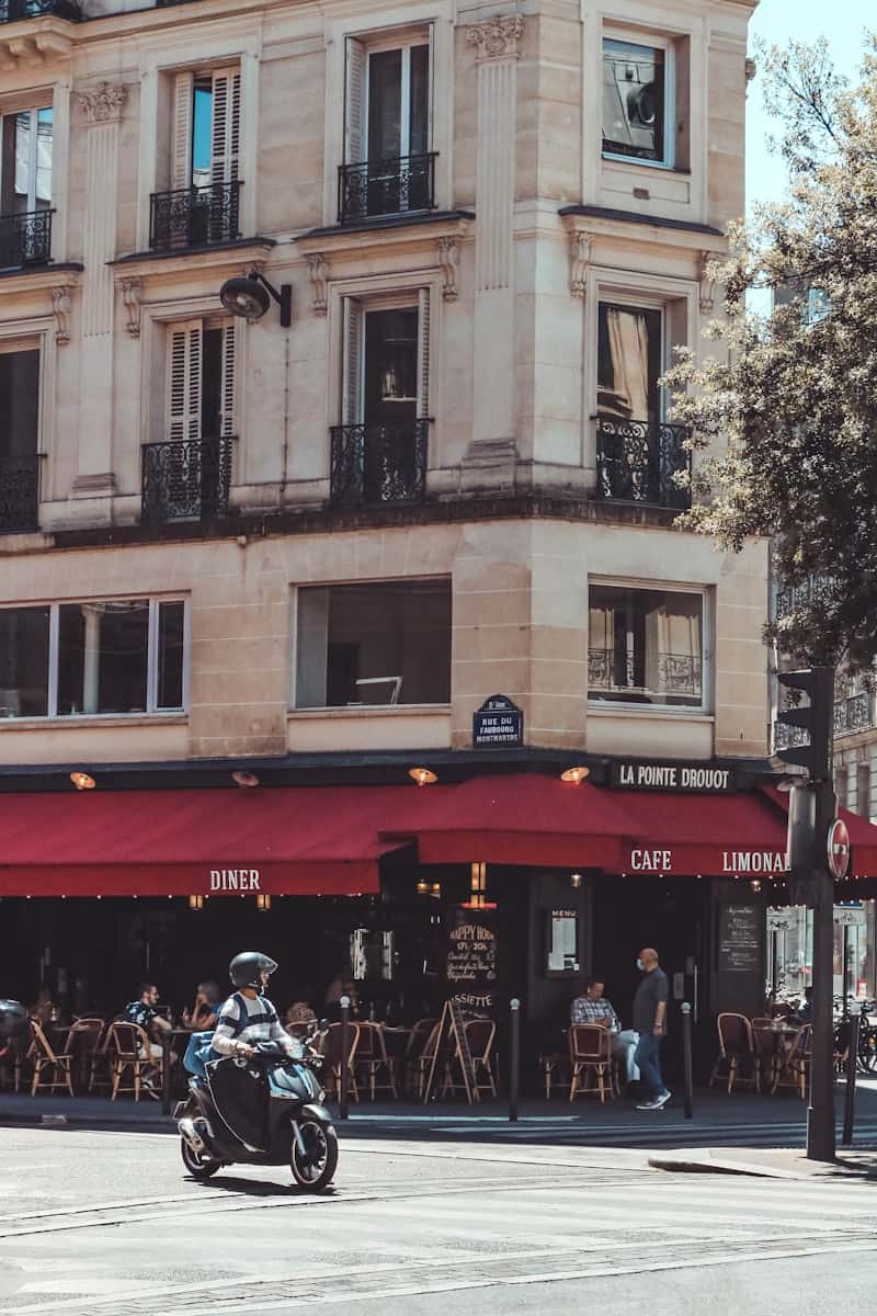 Rude or Simply French? Debunking the Cultural Clichés - HiP Paris Blog